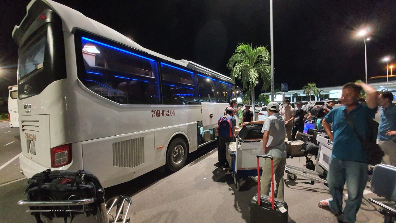 THAY THUYỀN VIÊN PROSPER SUNWAITO TẠI CẢNG NHA TRANG